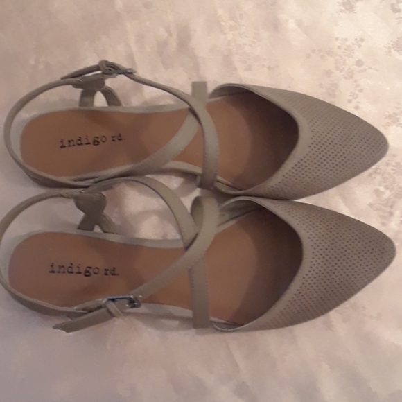 Indigo | Shoes | Size 65 Indigo Rd Sling Back Sandals | Poshmark